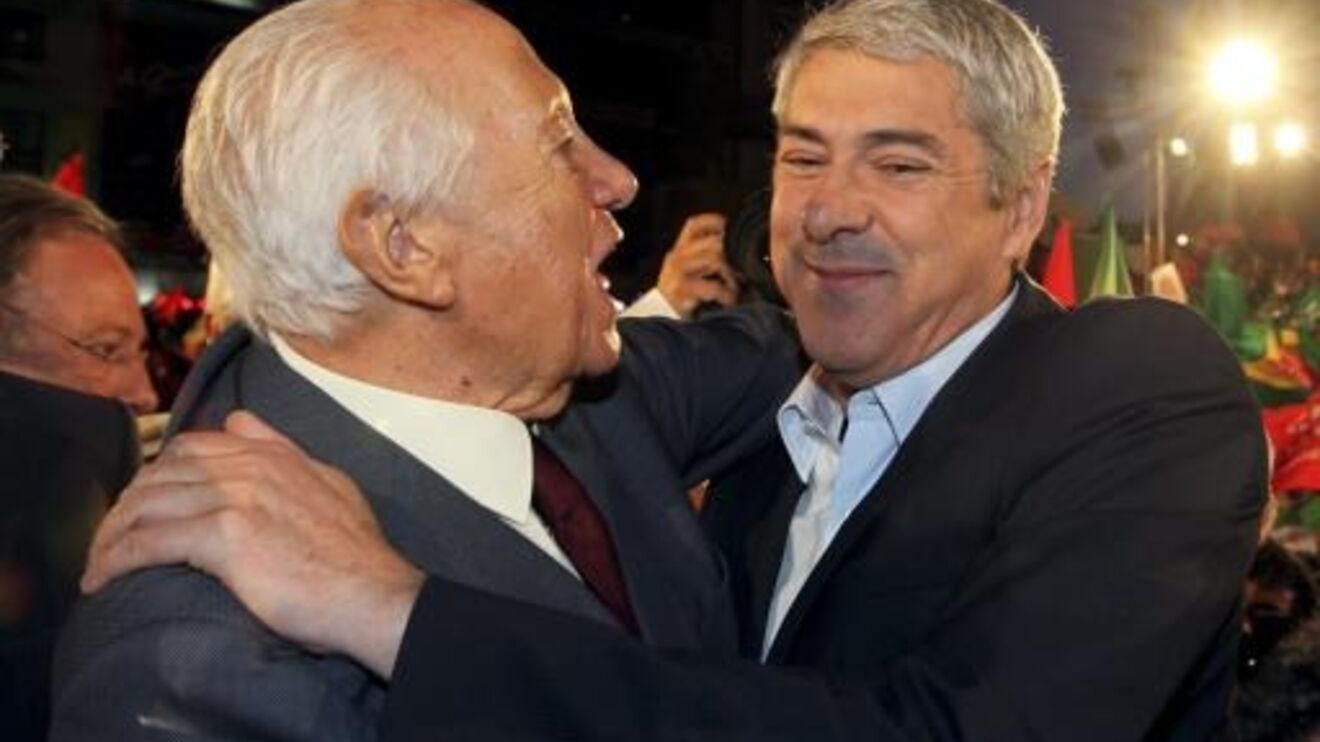 Mário Soares visitou José Sócrates - Portugal - SÁBADO