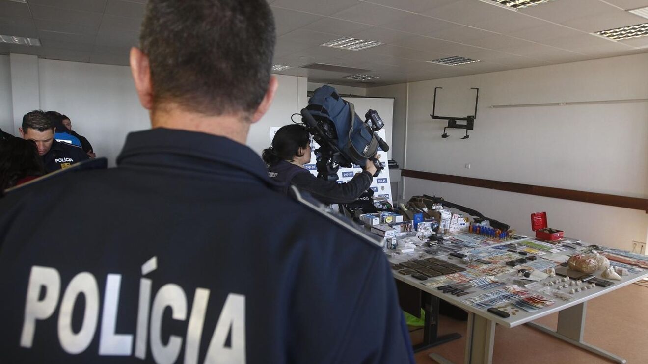 PSP encerra 17 esquadras em Lisboa e no Porto - Última Hora - SÁBADO