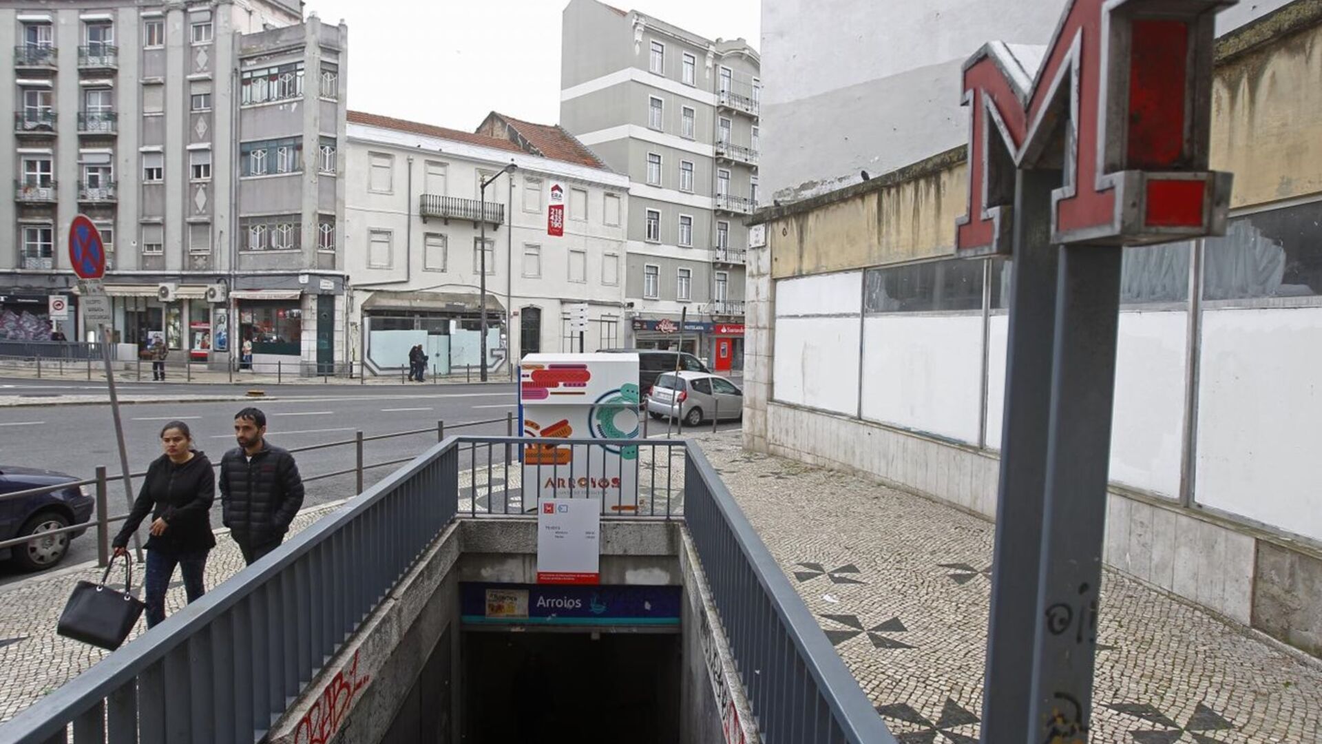 Estação do Metro de Arroios reabriu esta sexta-feira - Portugal - SÁBADO