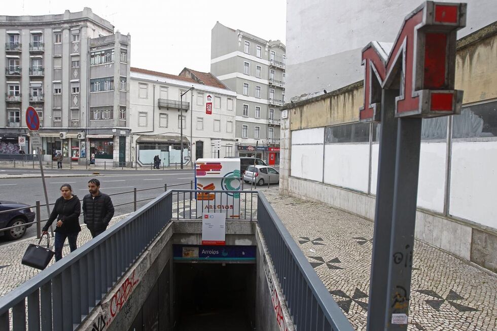 Estação do Metro de Arroios reabriu esta sexta-feira - Portugal - SÁBADO