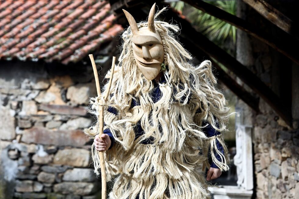 Carnaval de Lazarim preparado em secretismo - Vida - SÁBADO