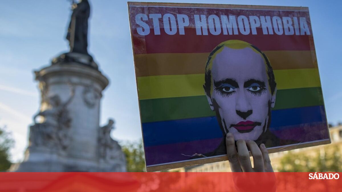 Associação lança campanha contra homofobia - Fotografias - SÁBADO