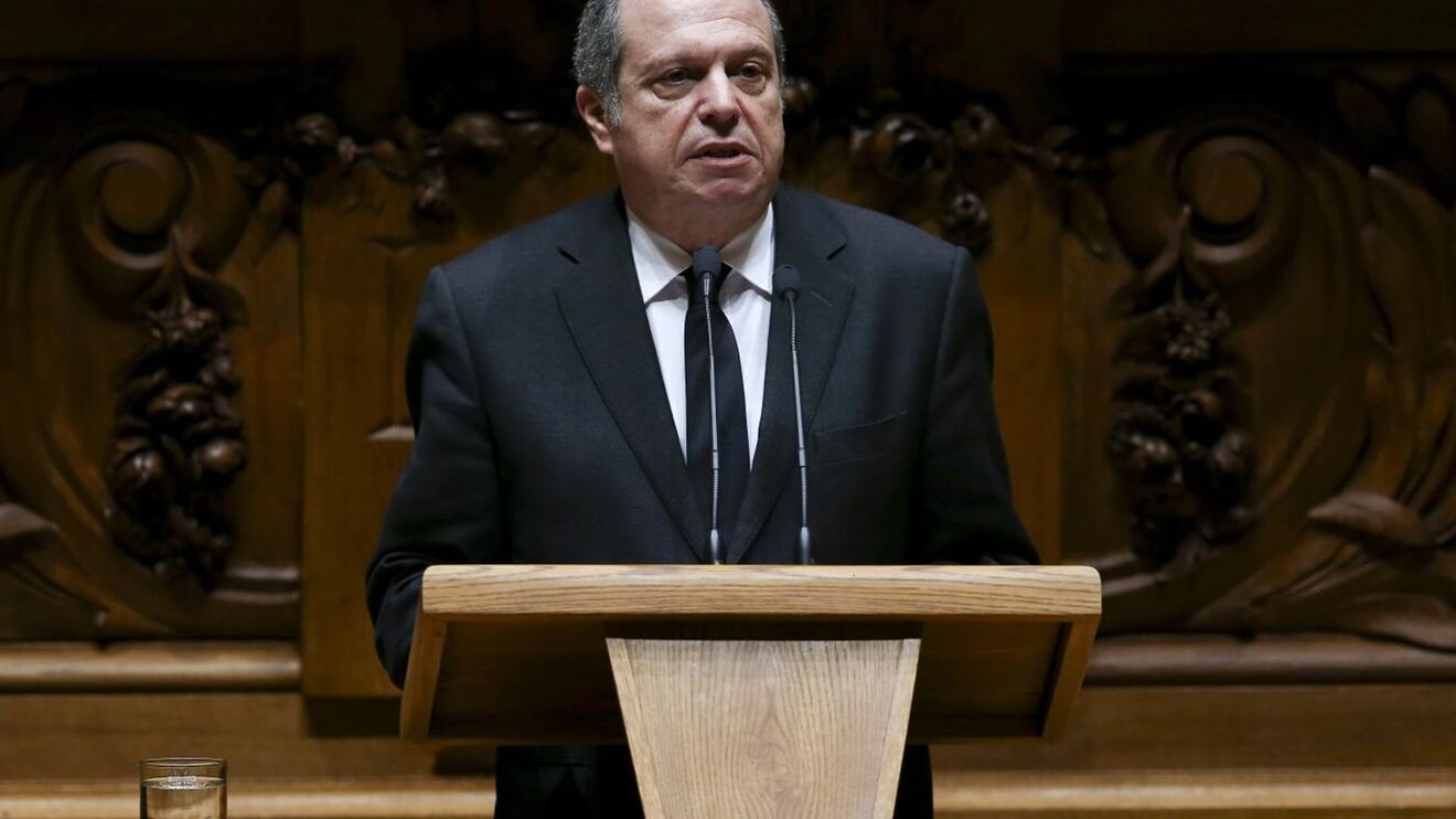 Carlos César diz que nenhuma situação se resume a demissões - Portugal ...