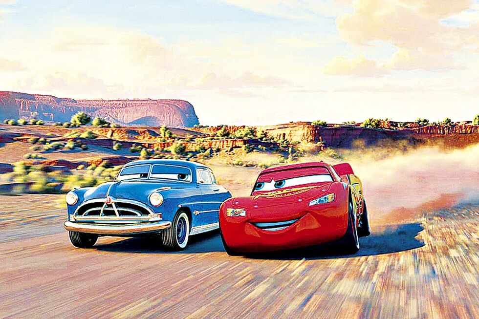 Faísca McQueen volta a acelerar no cinema - Cinema - SÁBADO