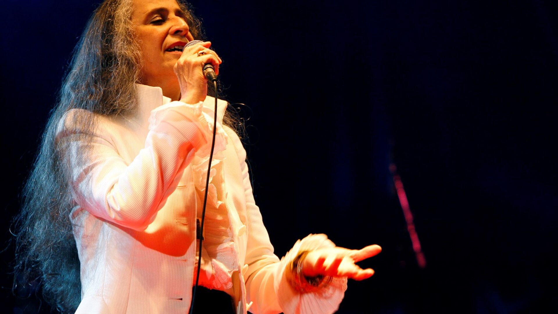 Maria Bethania canta grandes sucessos em Lisboa e no Porto - Música ...