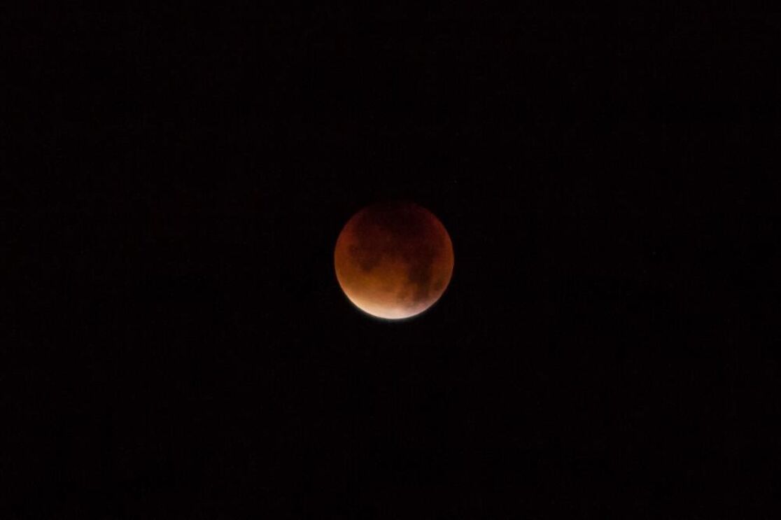 Eclipse total da Lua mais longo do século é esta sexta-feira - Ciência ...