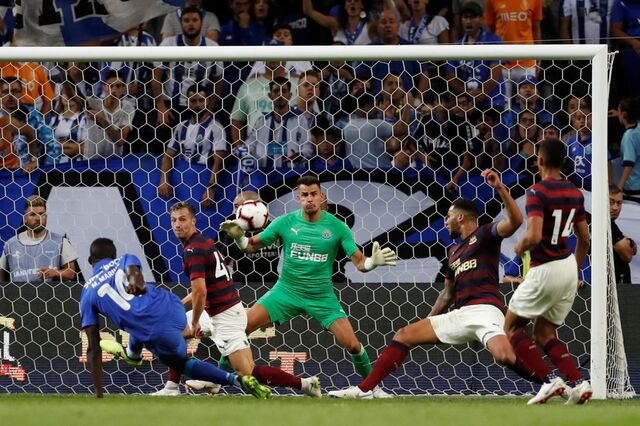 FC Porto empata a zero com o Newcastle - Desporto - SÁBADO