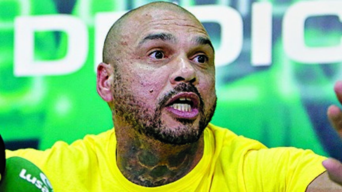 Mustafá diz ao juiz que só ganha dois mil euros por ano - Portugal - SÁBADO