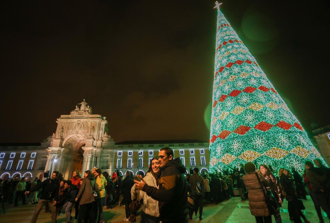 Richie Campbell e dois milhões de luzes animam Lisboa no Natal e fim de ...