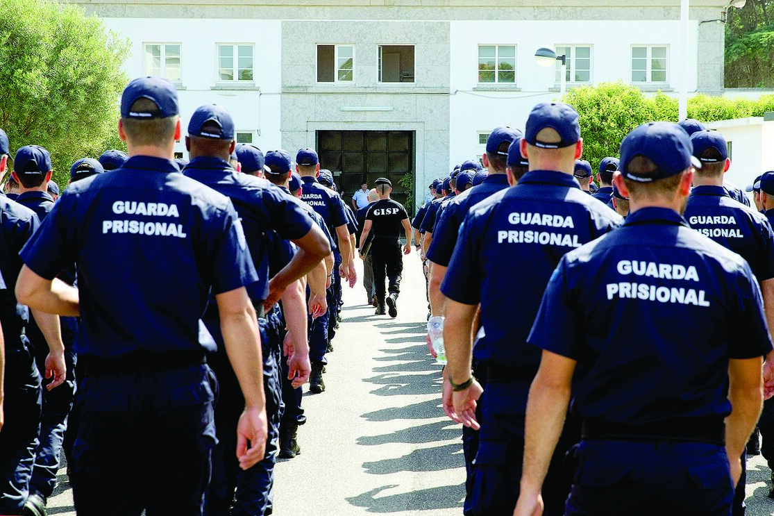 O que saber da greve dos guardas prisionais - Portugal - SÁBADO