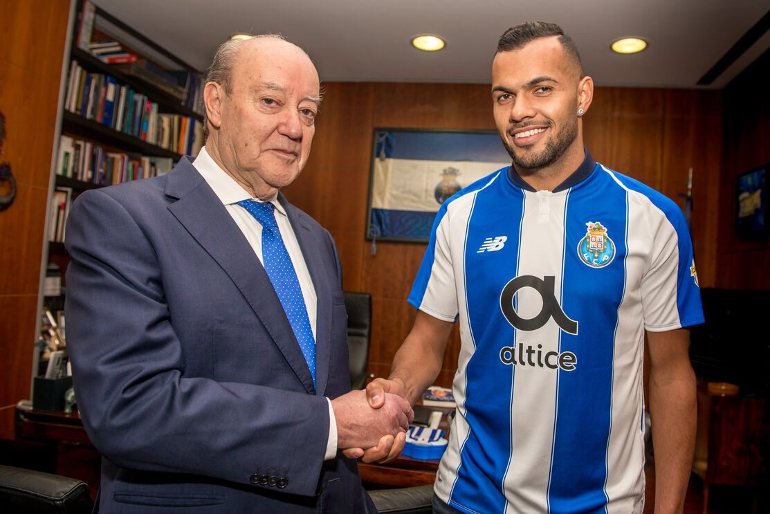 Fernando Andrade no FC Porto por quatro épocas e meia - Desporto - SÁBADO