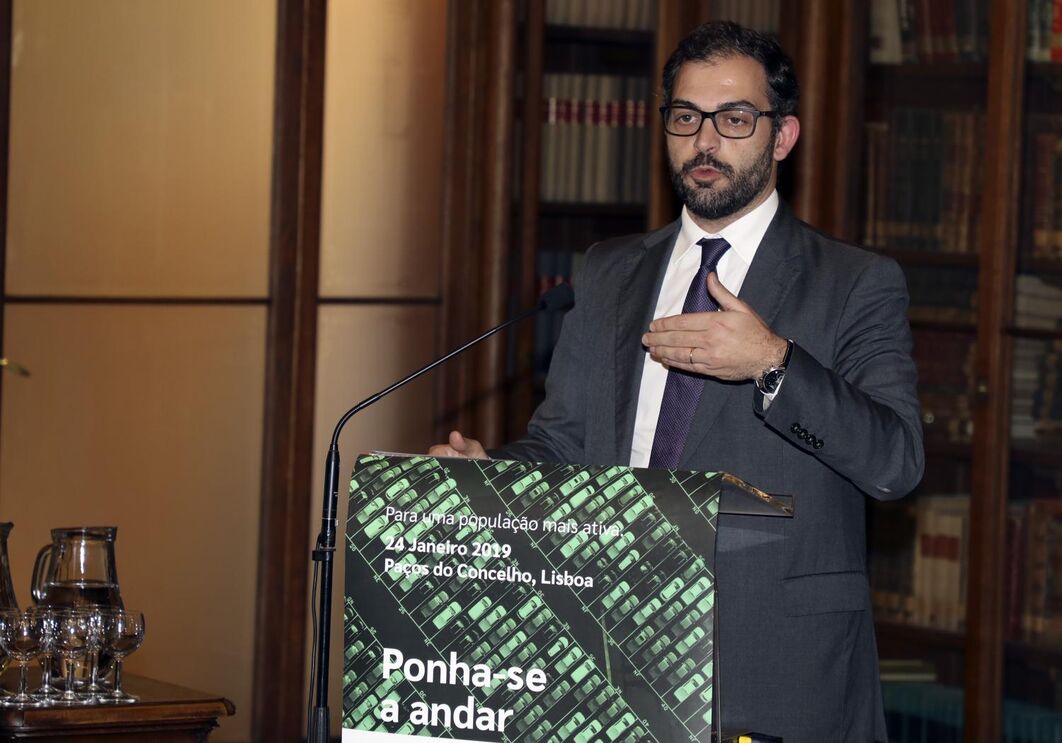 Duarte Cordeiro, sucessor de Pedro Nuno Santos na JS e agora no Governo ...