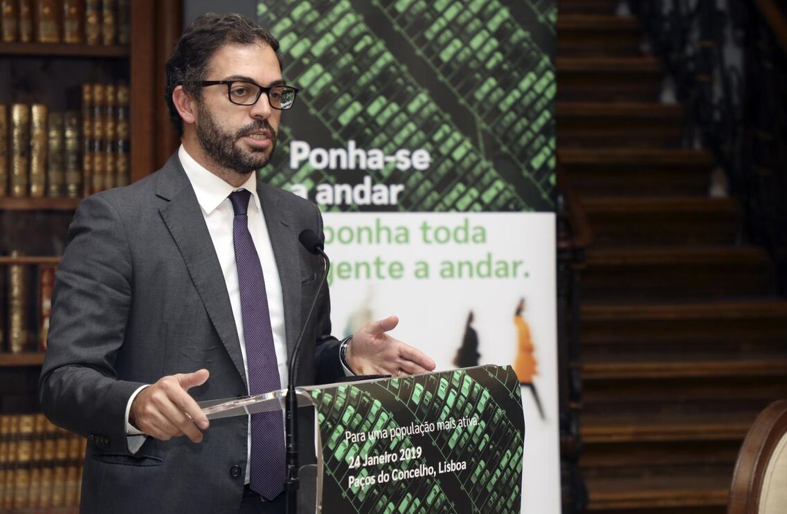 Duarte Cordeiro, sucessor de Pedro Nuno Santos na JS e agora no Governo ...