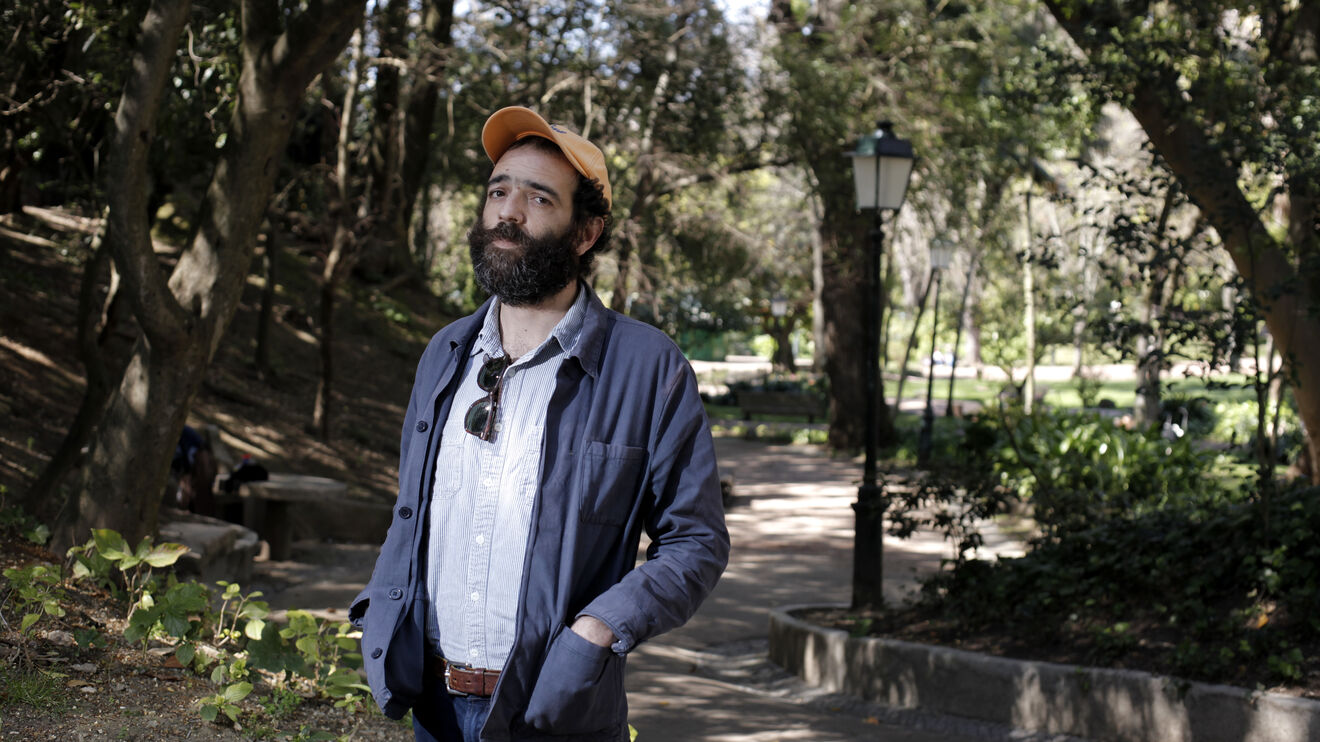 Norberto Lobo está longe da perfeição, e "tá-se bem" - Música - SÁBADO