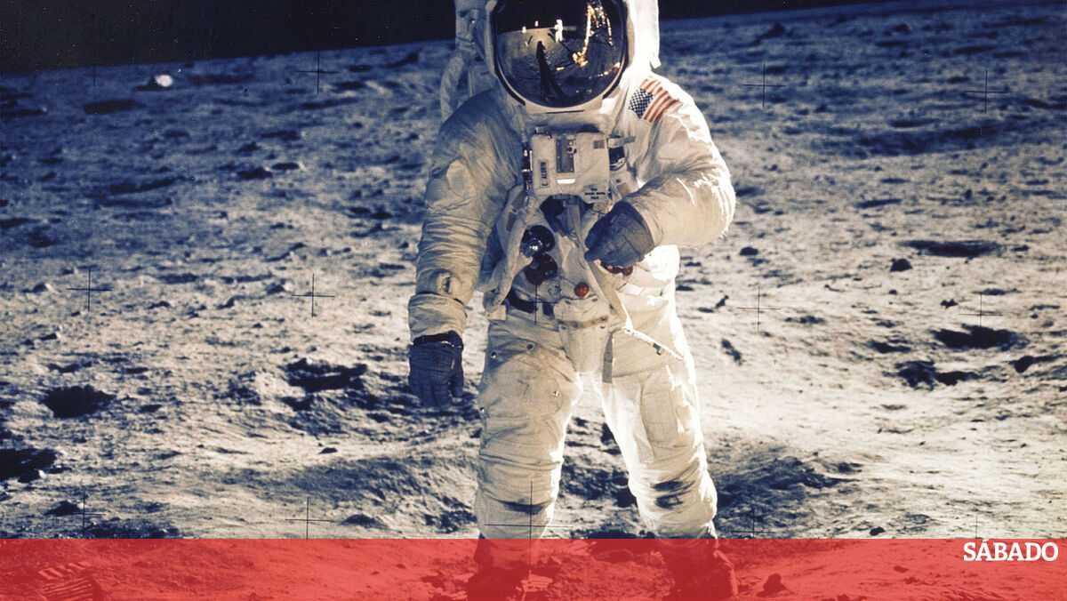 As fotografias da primeira vez que o Homem foi à Lua - Fotografias - SÁBADO