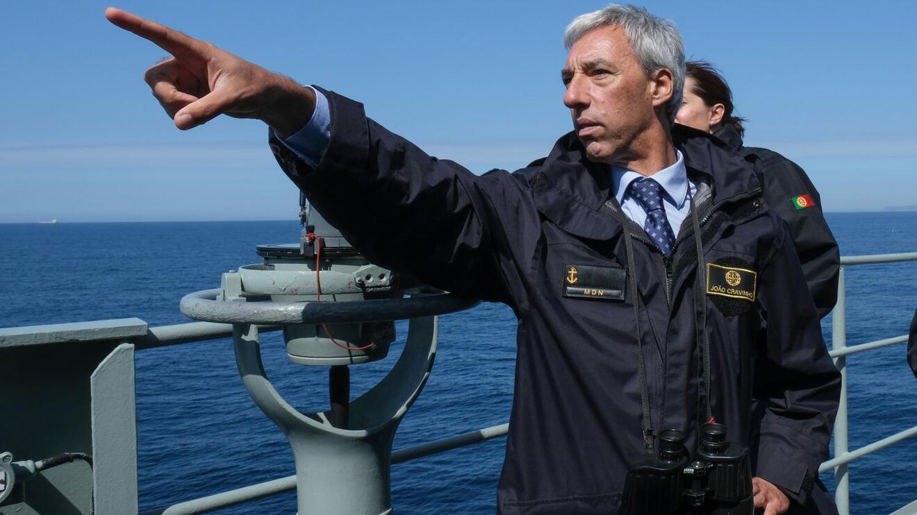 Navio da Armada portuguesa regressa após três meses de missão no Golfo ...