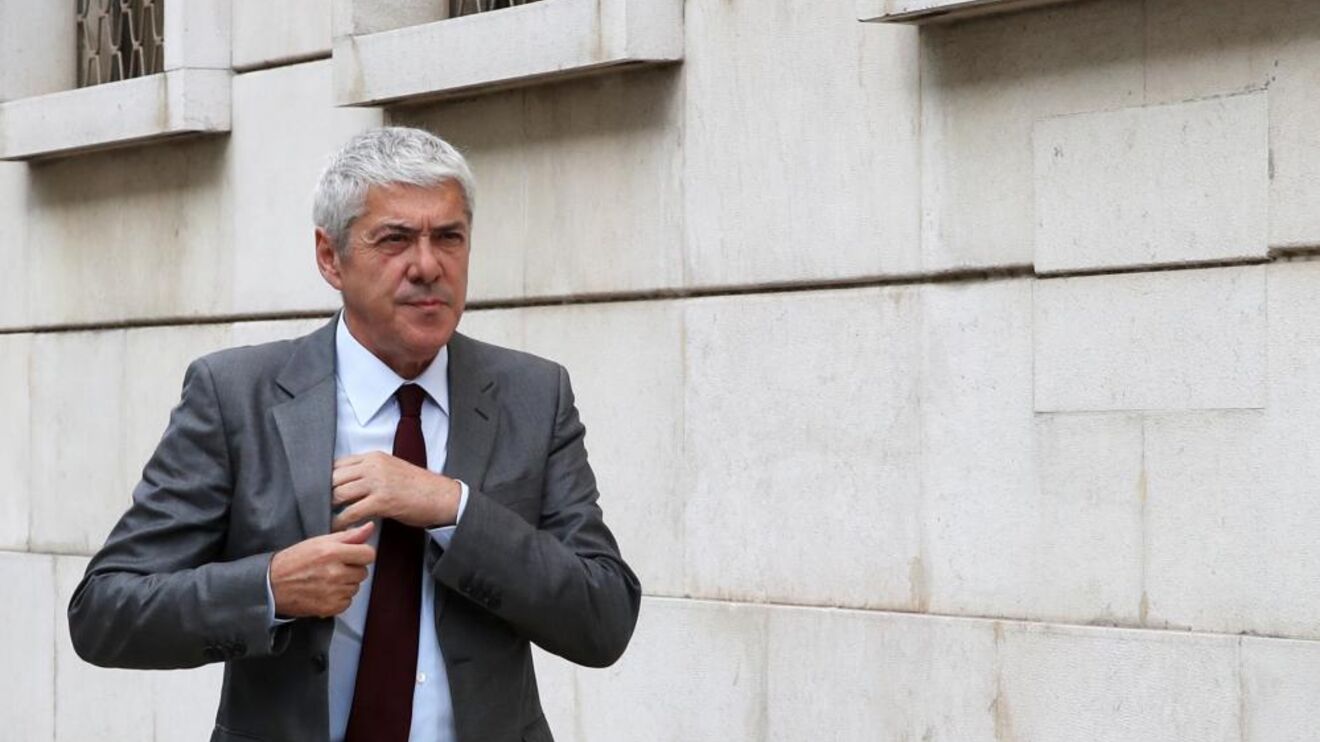 José Sócrates quer 50 mil euros do Estado - Portugal - SÁBADO