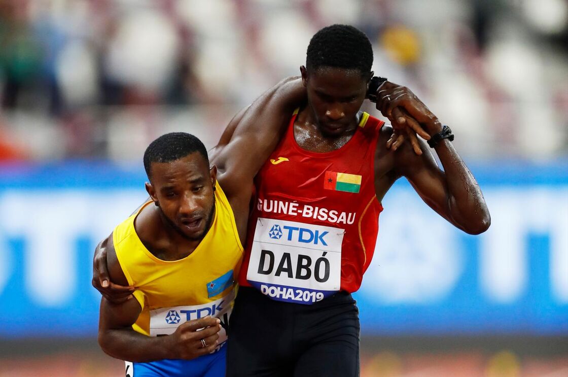 Braima ajudou outro atleta, exausto, a cruzar a meta: "Foi um momento ...