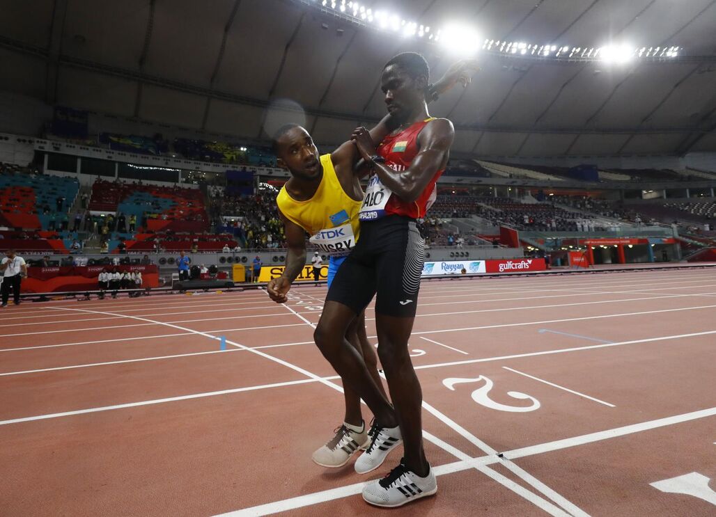Braima ajudou outro atleta, exausto, a cruzar a meta: "Foi um momento ...