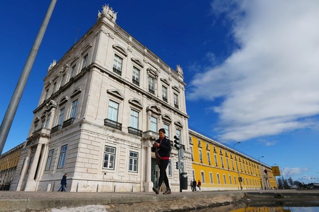 Empresas públicas voltam a ter limite de endividamento de 2% - Portugal ... Empresas públicas voltam a ter limite de endividamento de 2% - Portugal ...