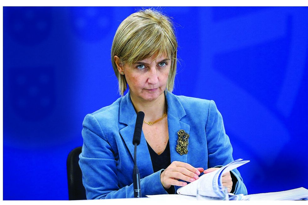 Marta Temido alerta para níveis alarmantes de internados nos cuidados ...