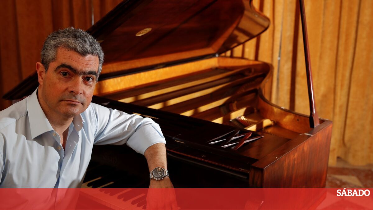 Pedro Couceiro: "O dinheiro que fiz na música ajudou-me a ir para as ...