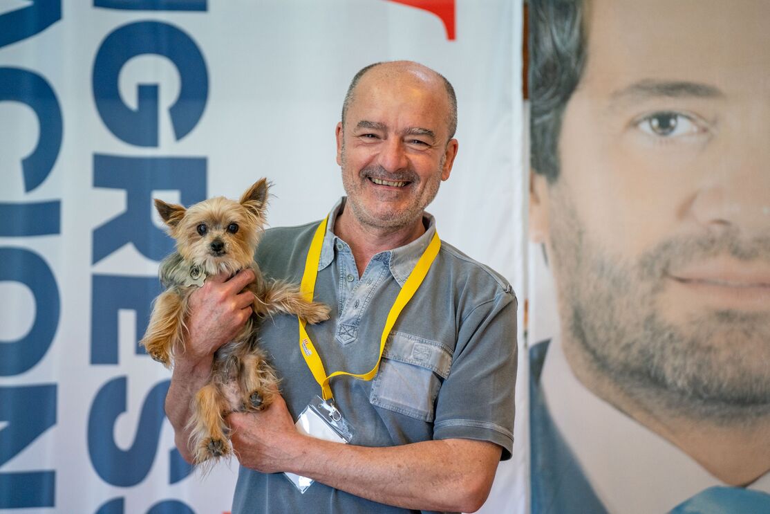 Quem são as pessoas que apoiam o Chega e por quê? - Fotografias - SÁBADO