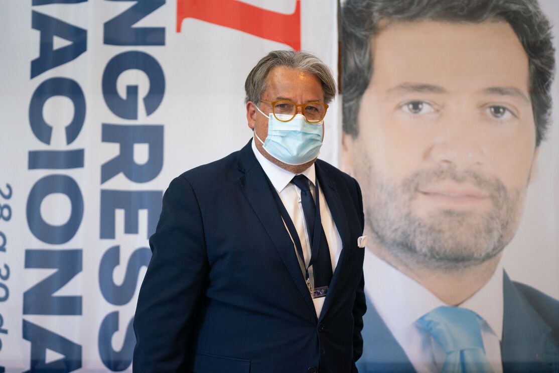 Quem são as pessoas que apoiam o Chega e por quê? - Fotografias - SÁBADO