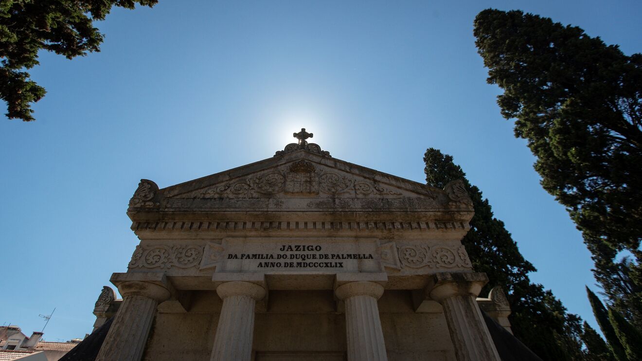 Este Mausoléu é o maior da Europa - Vida - SÁBADO