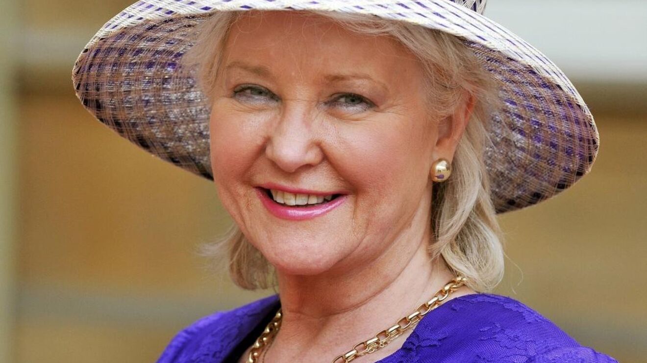 Saiba quem é Angela Kelly, a grande confidente de Isabel II - Social ...