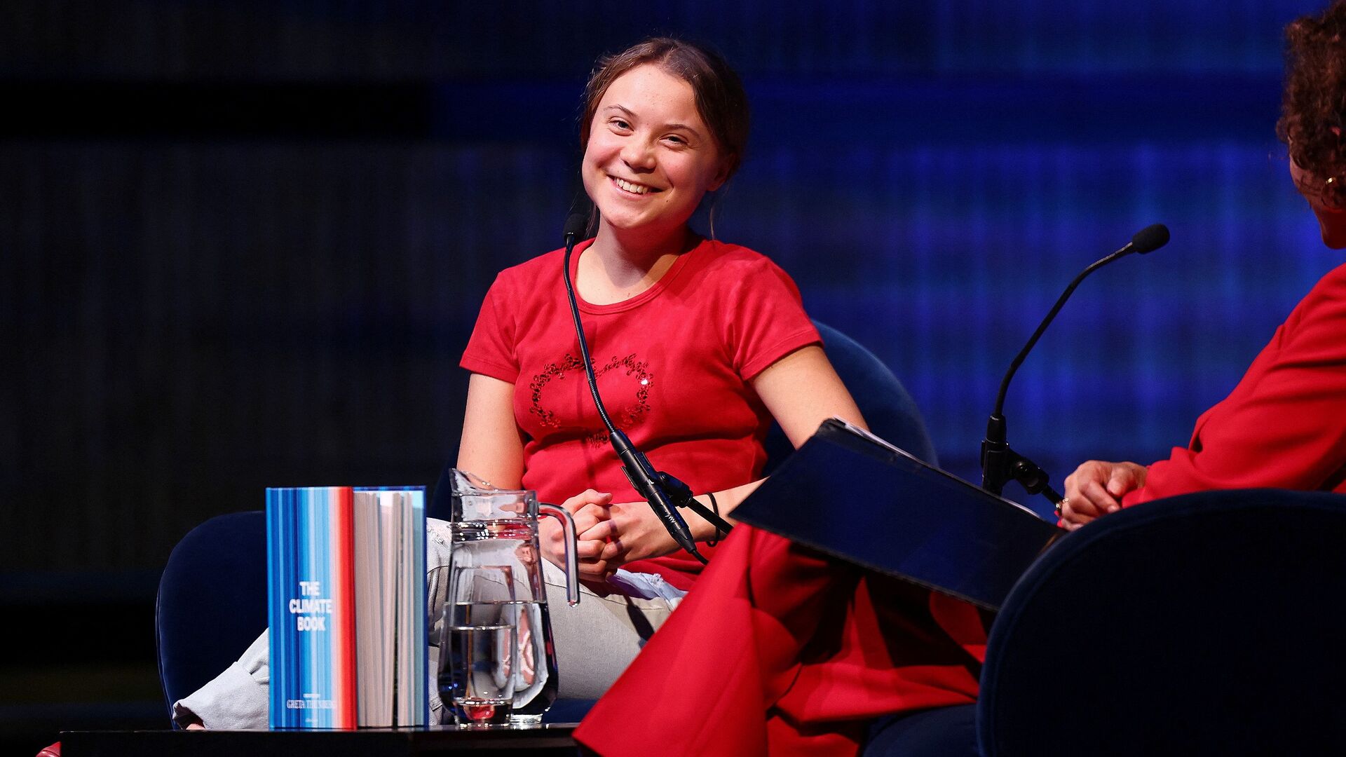 Greta Thunberg pede em livro "milhares de milhões de ativistas pelo ...