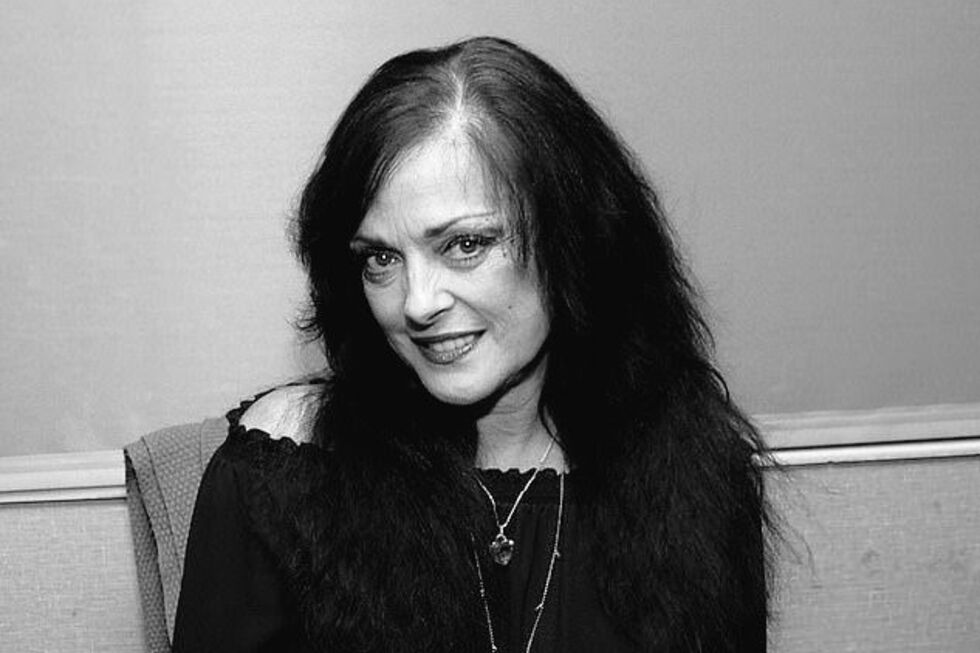 Morreu Lisa Loring, a primeira Wednesday da "Família Addams" - GPS - SÁBADO