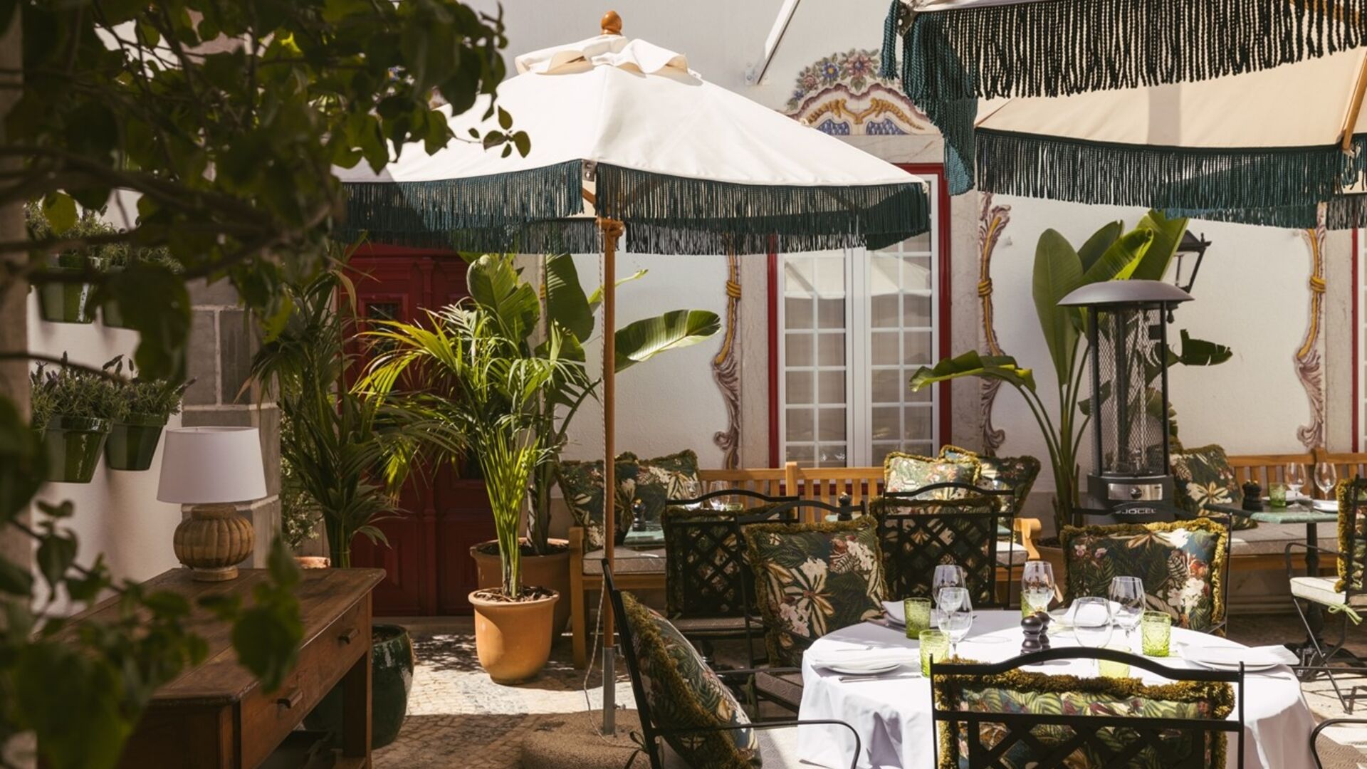 Bougain, o novo trunfo de Cascais para não sair da mesa - GPS - SÁBADO