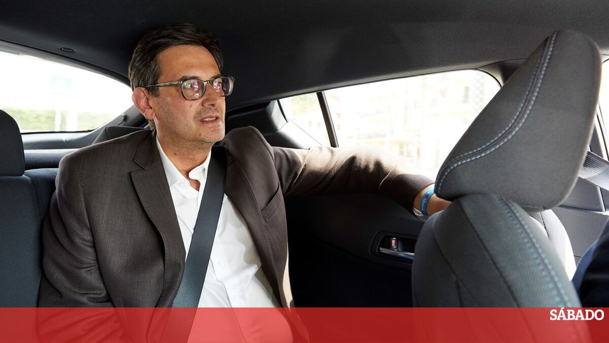 Dylan, bolos e stand-up politics. Na estrada com Rui Rocha - Portugal ...