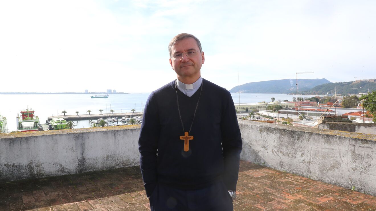 O cardeal que quer chegar a todos - Vida - SÁBADO