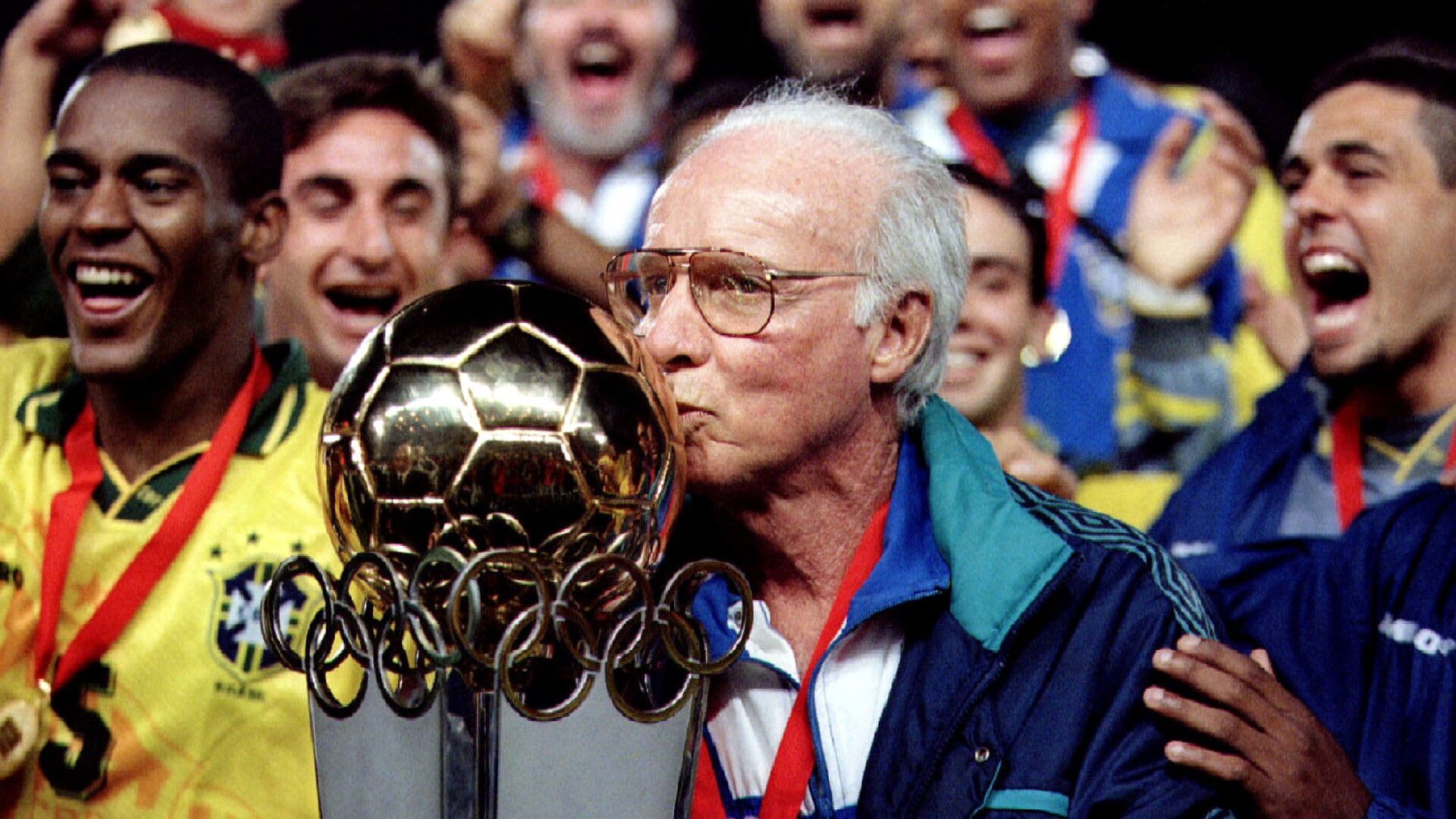 Morre lenda do futebol brasileiro Mário Zagallo aos 92 anos - Desporto ...
