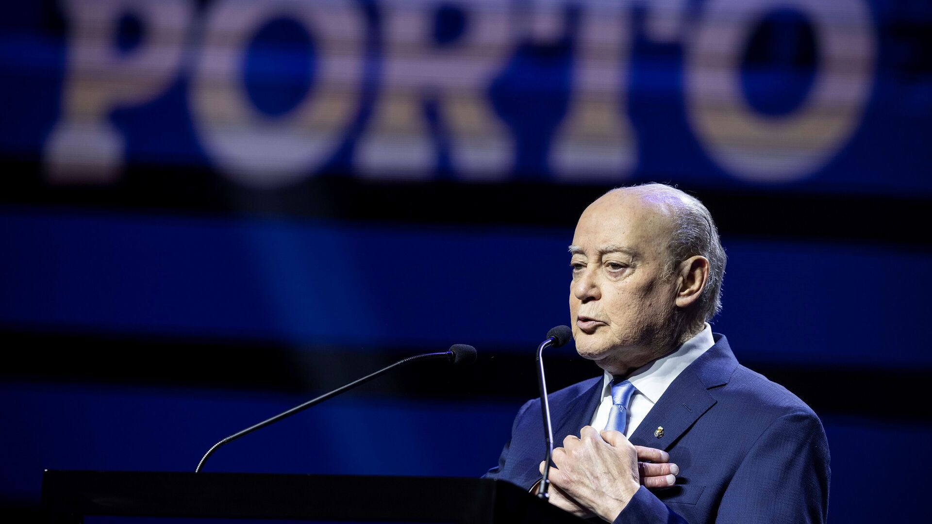 Pinto da Costa deserda filho e vende ações do FC Porto, avança o ...