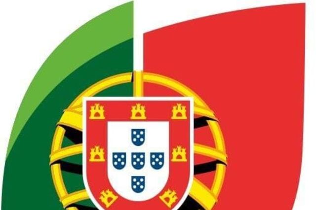 Após tomada de posse de Montenegro, quinas e esfera armilar regressaram ...