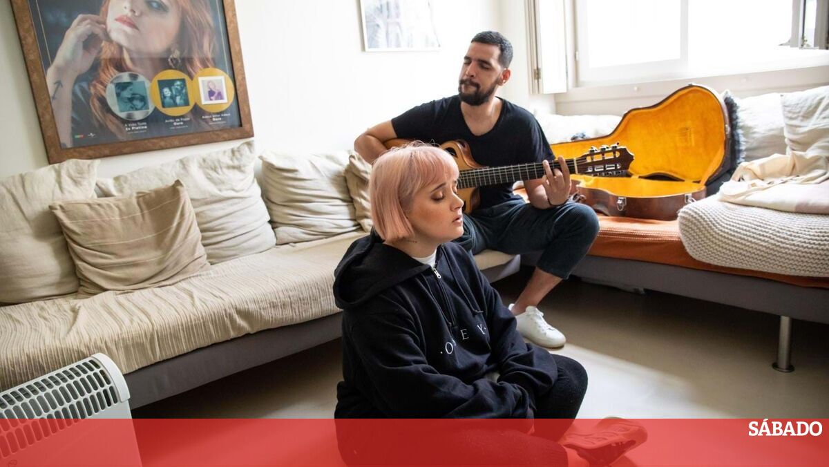 "Eu e Ele": Carolina Deslandes e Diogo Clemente em concerto a dois - Música - SÁBADO