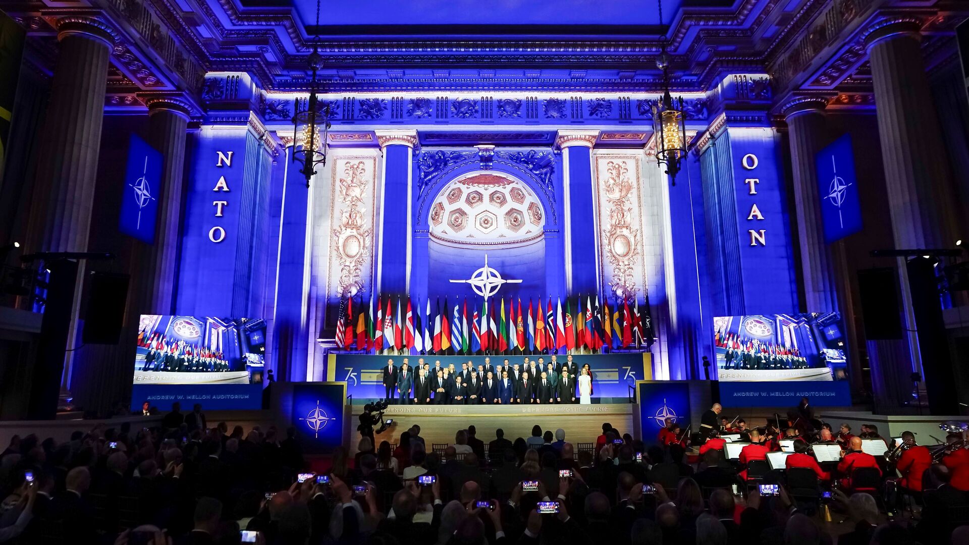 NATO: Portugal compromete-se com ajuda à Ucrânia de 220 milhões este ...