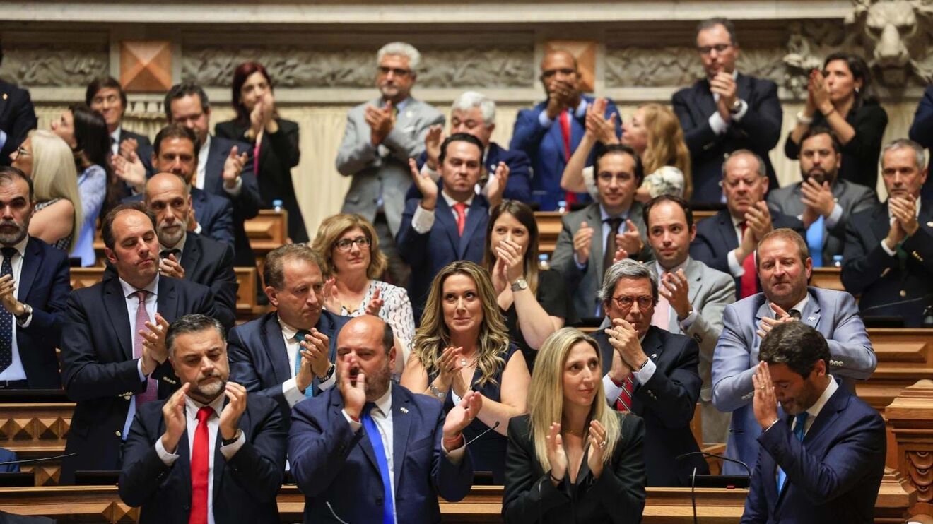 As listas do Chega: ex-cunhada e assessores promovidos a deputados ...