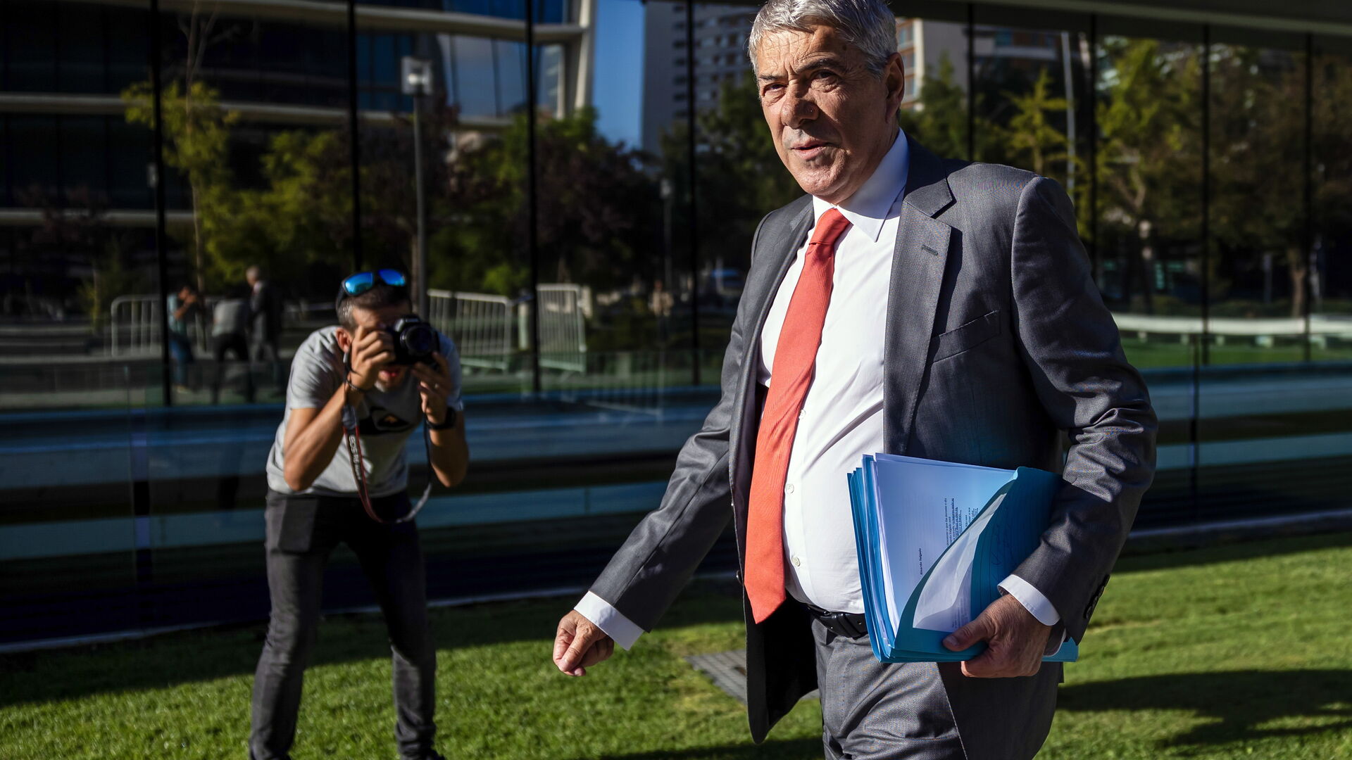 José Sócrates fez mais uma ida e volta ao Dubai - Portugal - SÁBADO