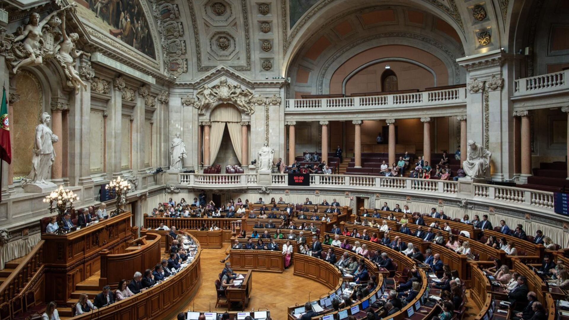 PS diz que não será pelo partido que se fará uma revisão constitucional ...