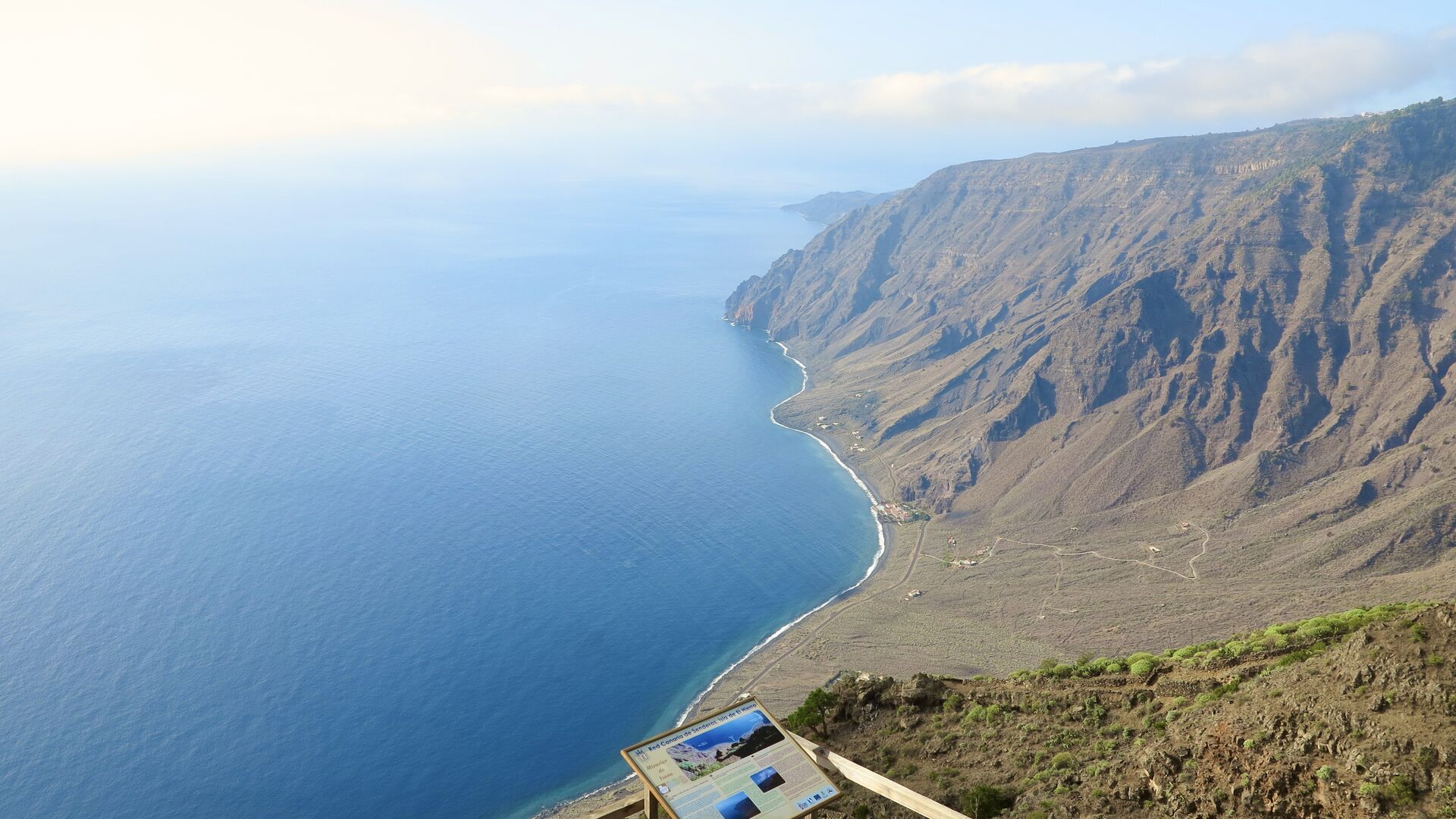 El Hierro, um paraíso de águas tépidas - Viagens - SÁBADO